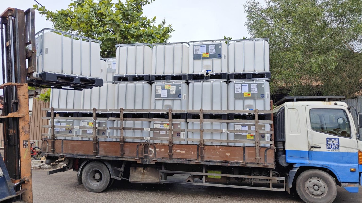 Buy IBC Tank 1000L (Rebottled) | Gee Hoe Seng